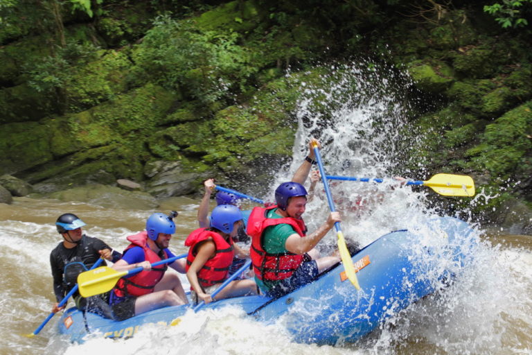 Rafting extremo en el Pacuare ¡Pura vida en Costa Rica!