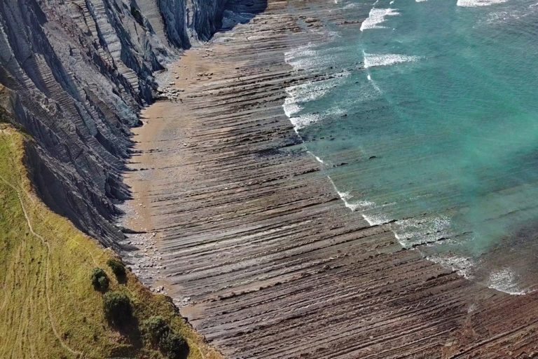 Ruta del Flysch entre Zumaia y Deba: paisajes únicos en el País Vasco